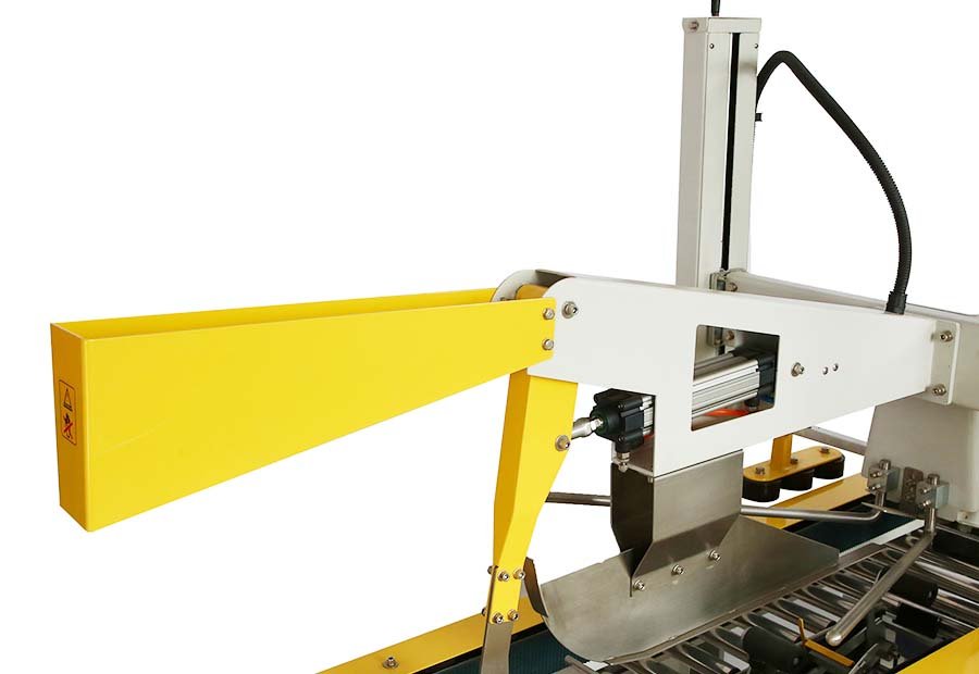 Automatic carton top folding and sealing machine FXJ-AT5050