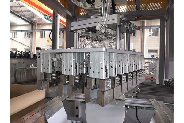 Lubricating oil packing line
